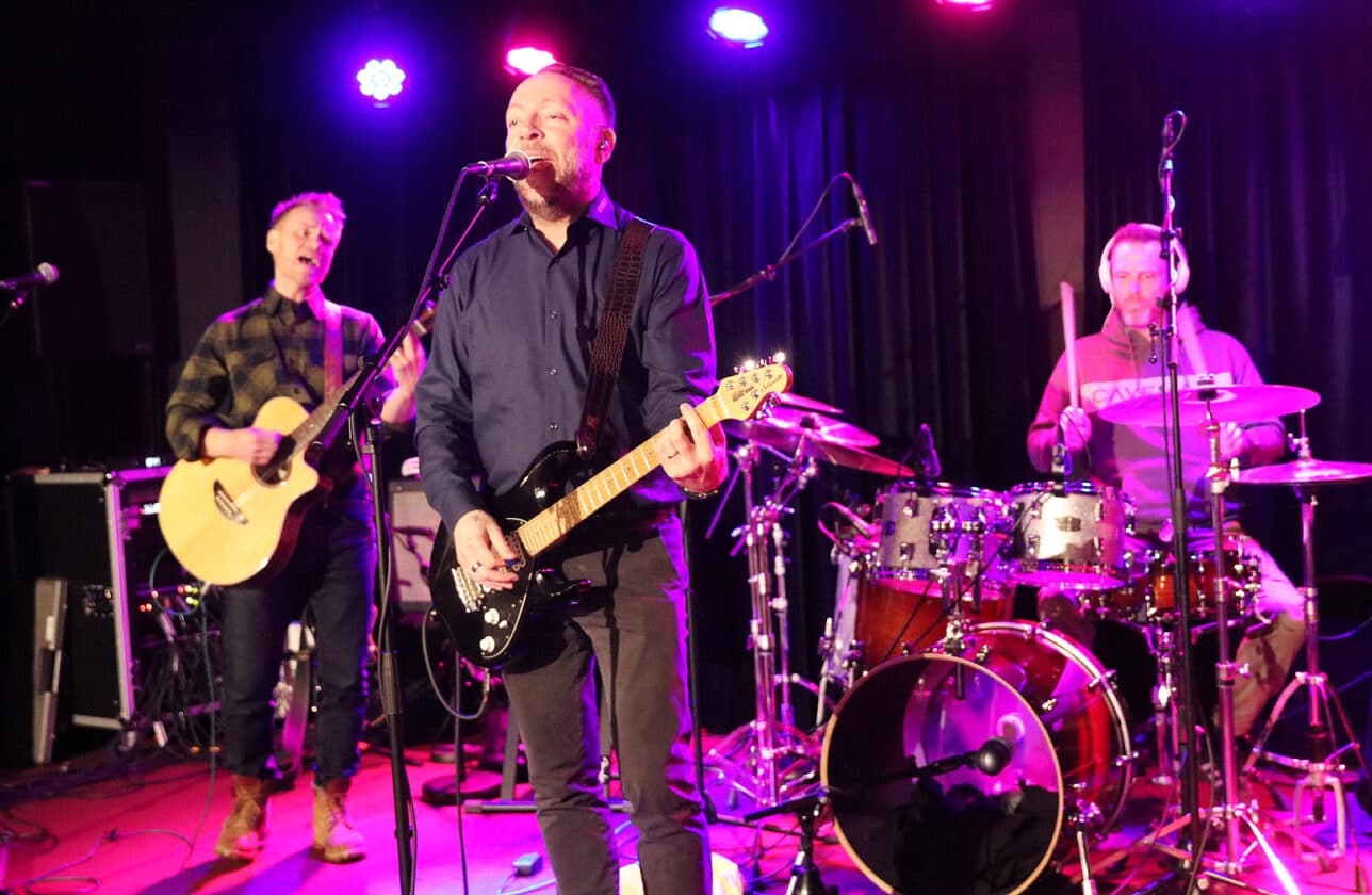 Stólarnir hafa flogið upp að vegg | sunnlenska.is